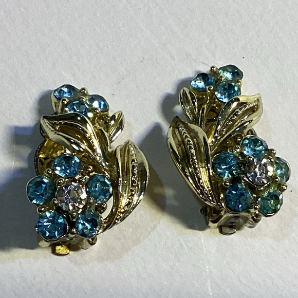 Lisner Jewelry | Jewelry | Vintage Lisner Blue Aqua Clear Flower Leaf ...